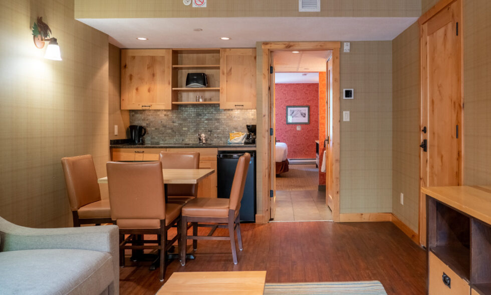 Rooms and Suite - Fox Hotel & Suites - Accommodation in Banff
